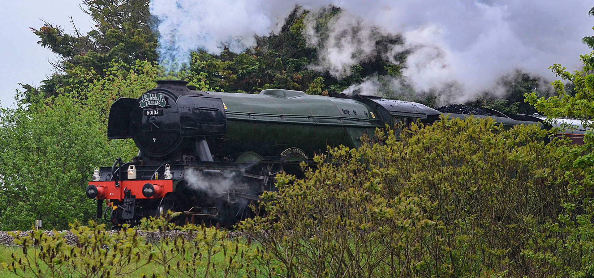 Enjoy unforgettable experiences with the world-famous Flying Scotsman ...
